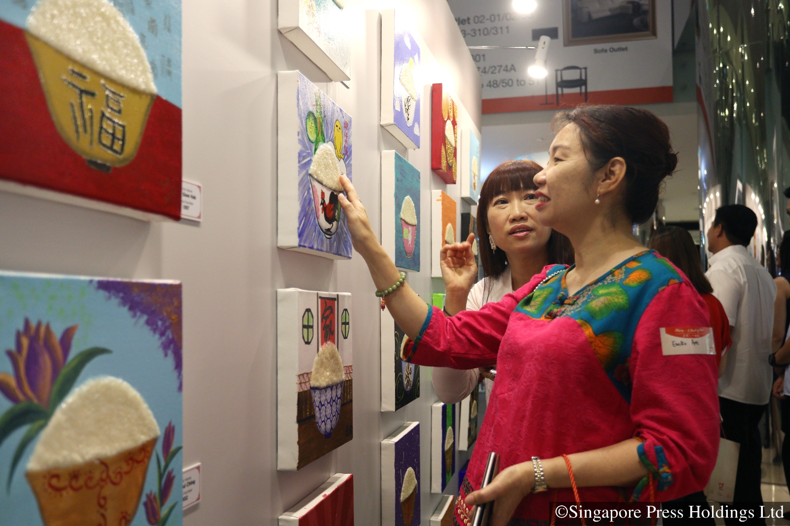 Drawing attention to rice bowls – with art